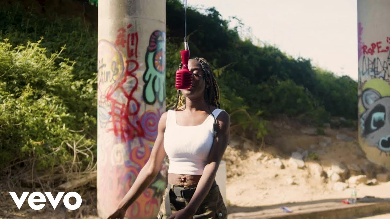 Lady Lux - IN MY BAG - YouTube