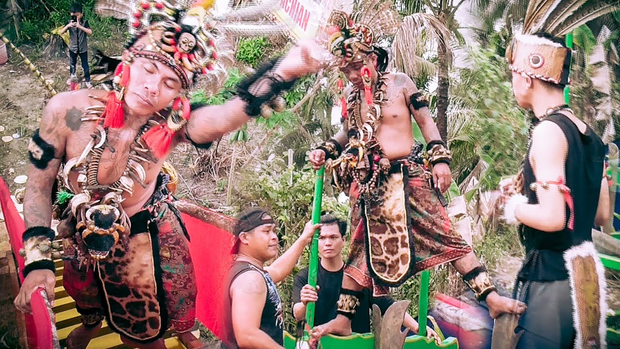 APHO LIE LIAU MI MELAKUKAN RITUAL TANDU DAN TANGGA PARANG - YouTube