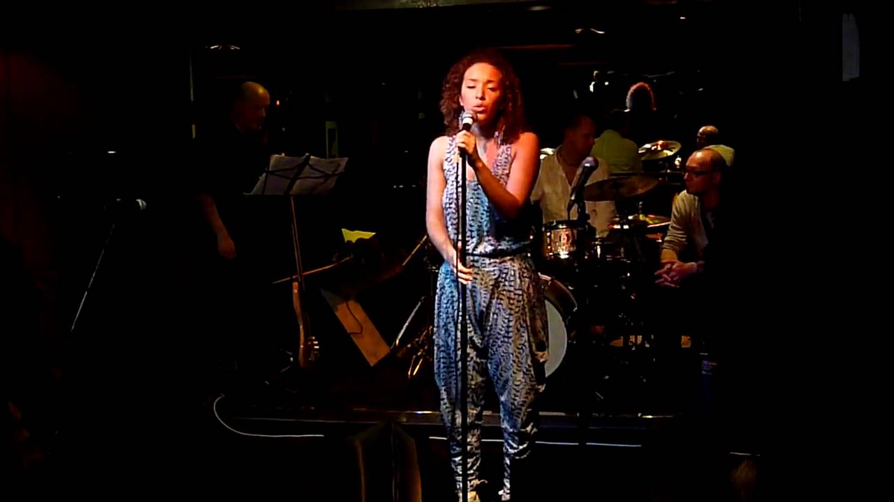 Portia Emare - His Eye Is On The Sparrow - Diva Gig @ Ronnie Scotts ...