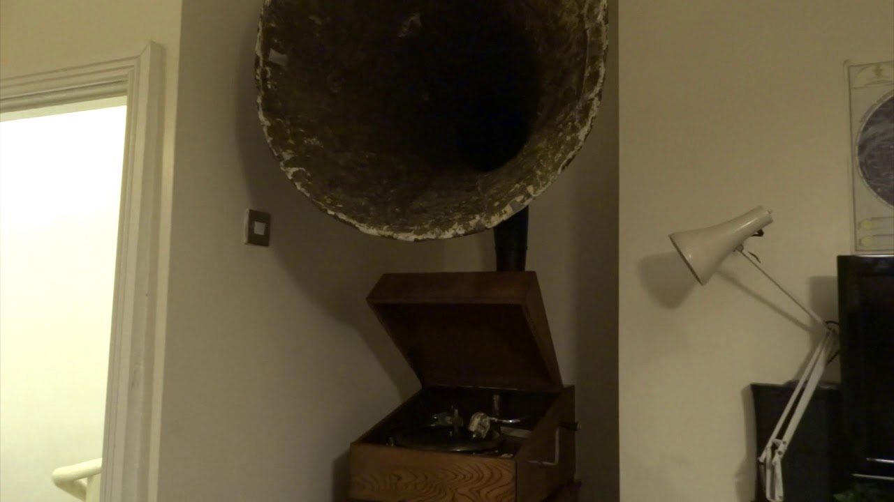 Annette Hanshaw - Moanin' Low - EMG Xa Gramophone - YouTube