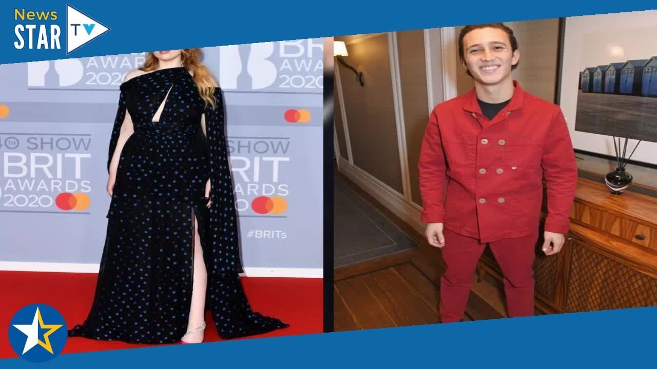 Singer Freya Ridings pulls out of Coronation Concert last minute - YouTube