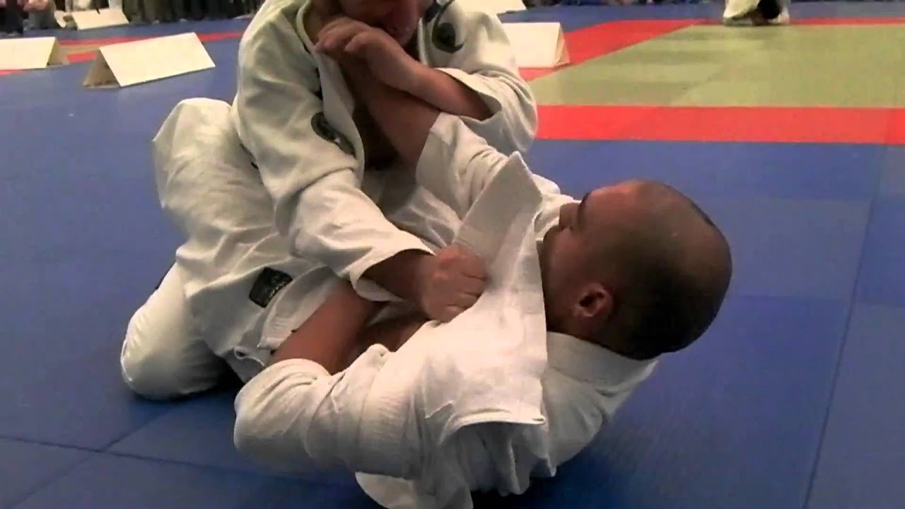 Jamie Atiko fight number 2 2010 English open. - YouTube