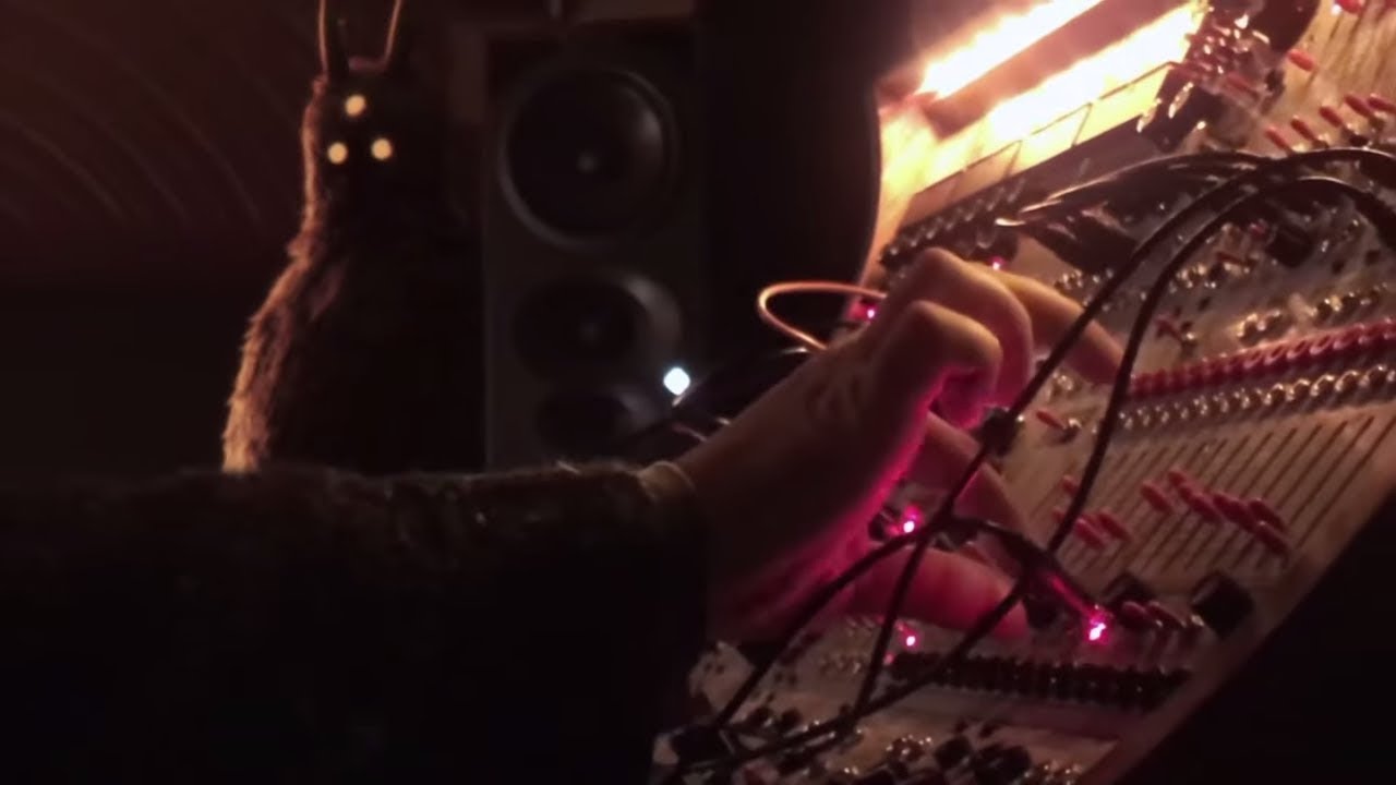 Amon Tobin - Velvet Owl Studio Sighting - YouTube