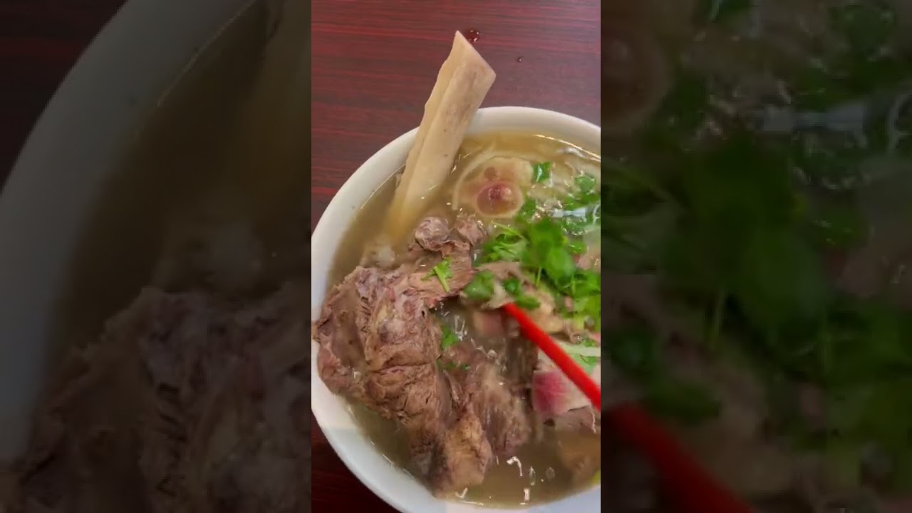 GIANT BEEF RIB "PHO" RICE NOODLES #SHORTS VIETNAMESE FOOD #먹방 #포 #베트남음식 ...
