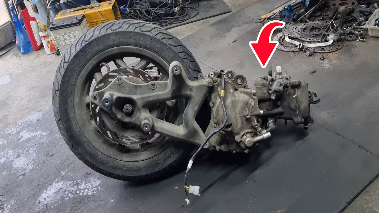 SYM Joymax Z PLUS 125 motorcycle engine overhaul repair - YouTube