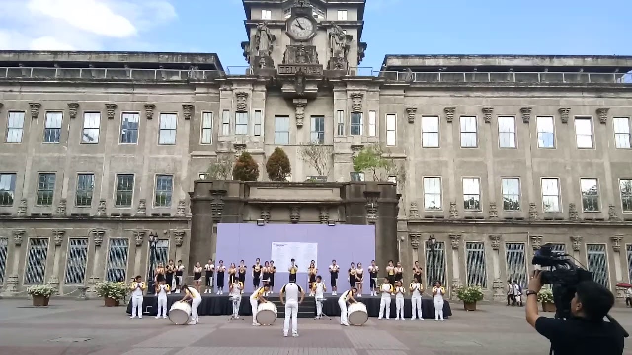 UST Yellow Jacket and UST Salinggawi - YouTube