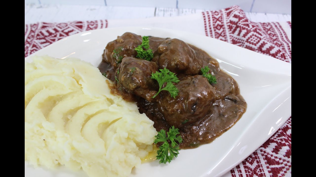 "Tefteli", Russian Style Meatballs! In rich brown gravy with mushrooms ...