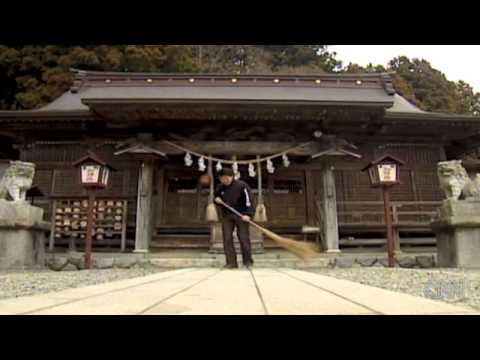 Otsuchi - Kozuchi Shinto Shrine survives tsunami - YouTube