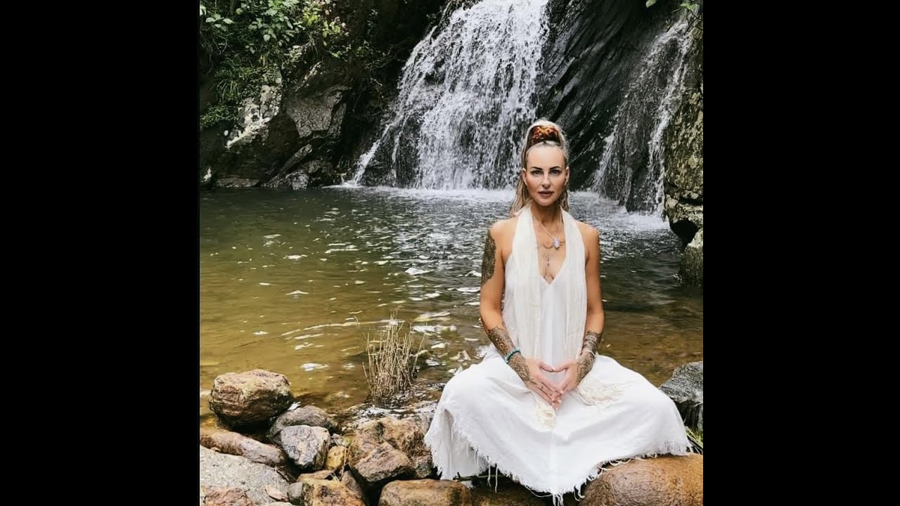 Guru Gaitri Mantra aka Har Gobinday Meditation - YouTube