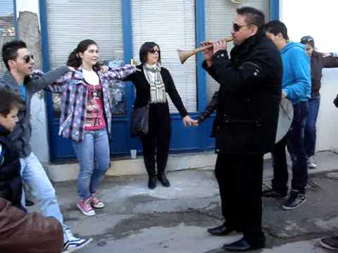ΓΛΕΝΤΙ ΟΜΙΛΟΥ ΓΕΝΙΤΣΑΡΟΙ ΚΑΙ ΜΠΟΥΛΕΣ 25-2-2012 - YouTube