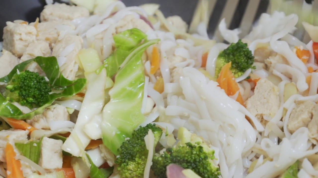 NUI Galway Students' Union Veggie Stir Fry - YouTube