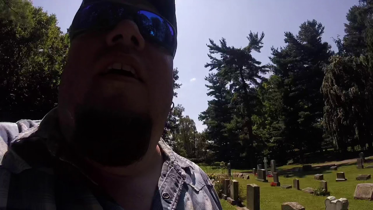 Jim Varney’s Grave - YouTube