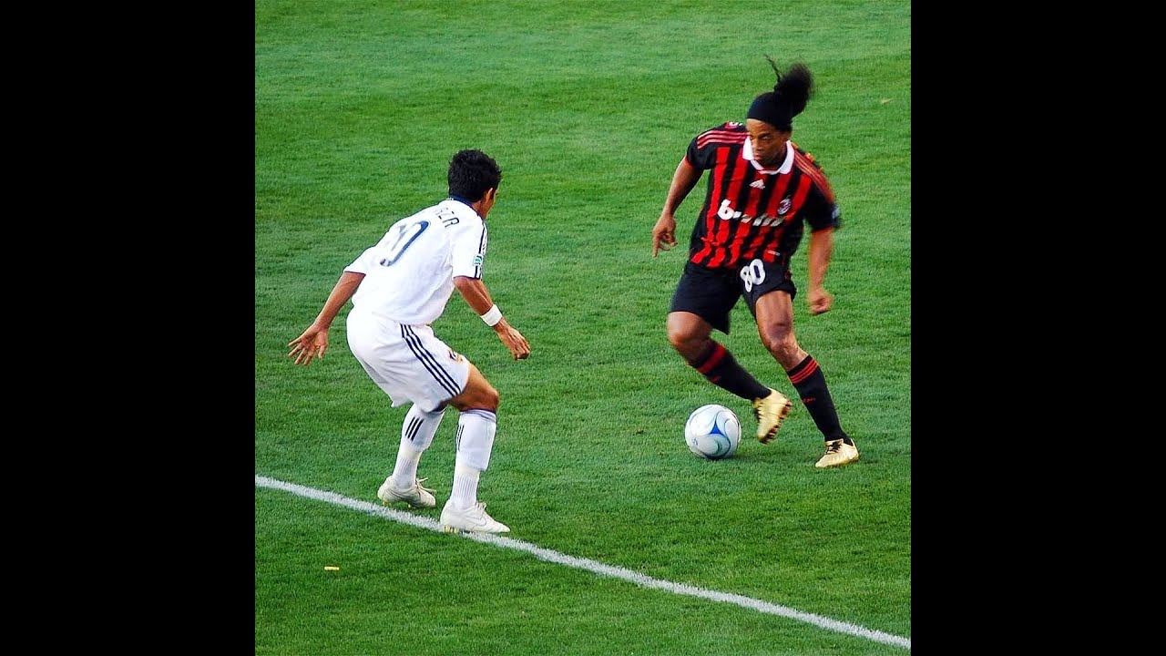 How To Do An Elastico Soccer Move - YouTube