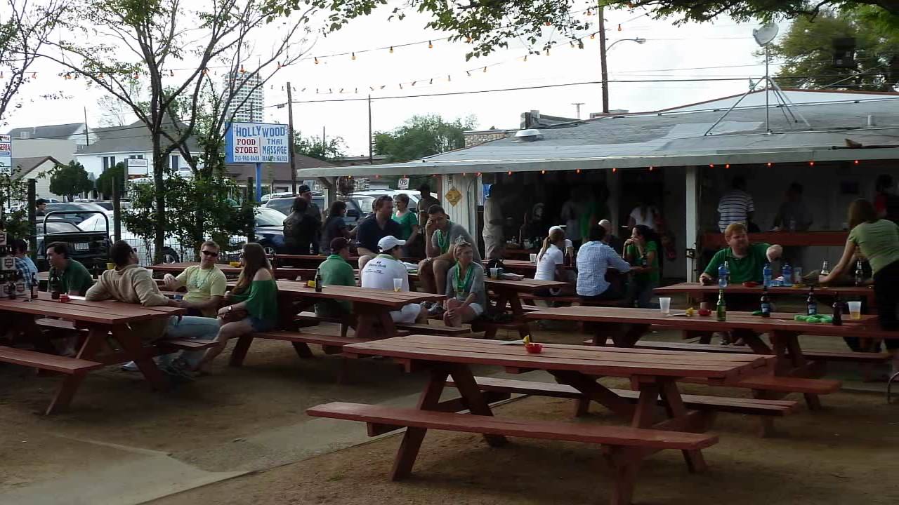 Saint Patrick's Day at the West Alabama Ice House - YouTube