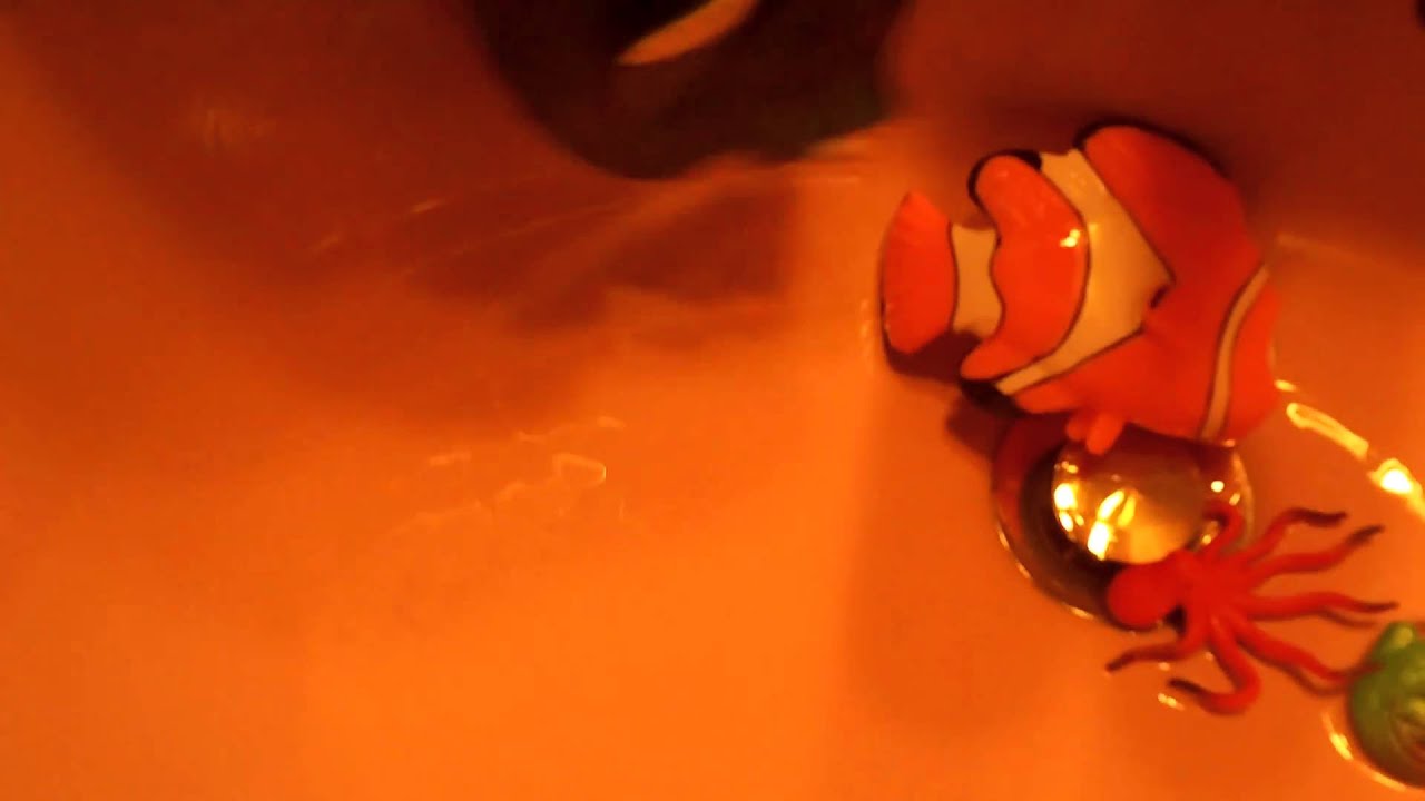 Crazy sink video with nemo: dory dies!!! - YouTube