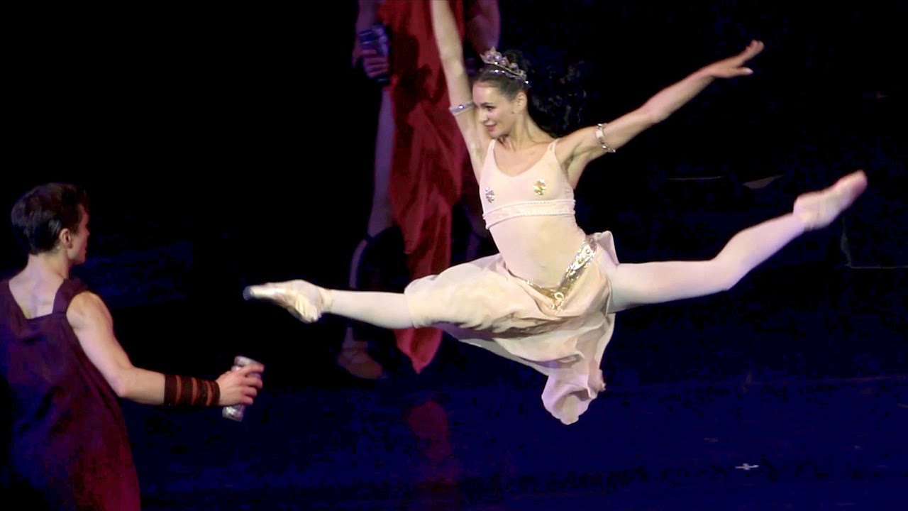 BALLET IN SLOW MOTION - Spartacus - Experiental with techno music in 4K ...