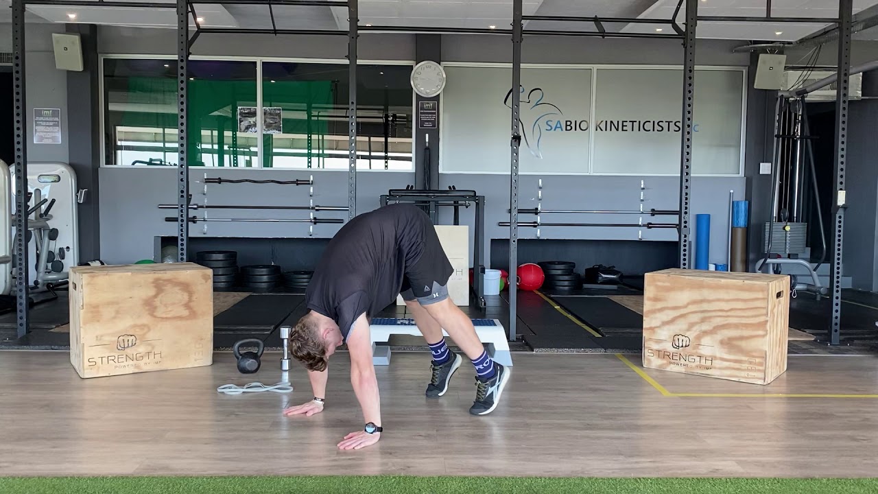 Pike Handstand Hold - YouTube