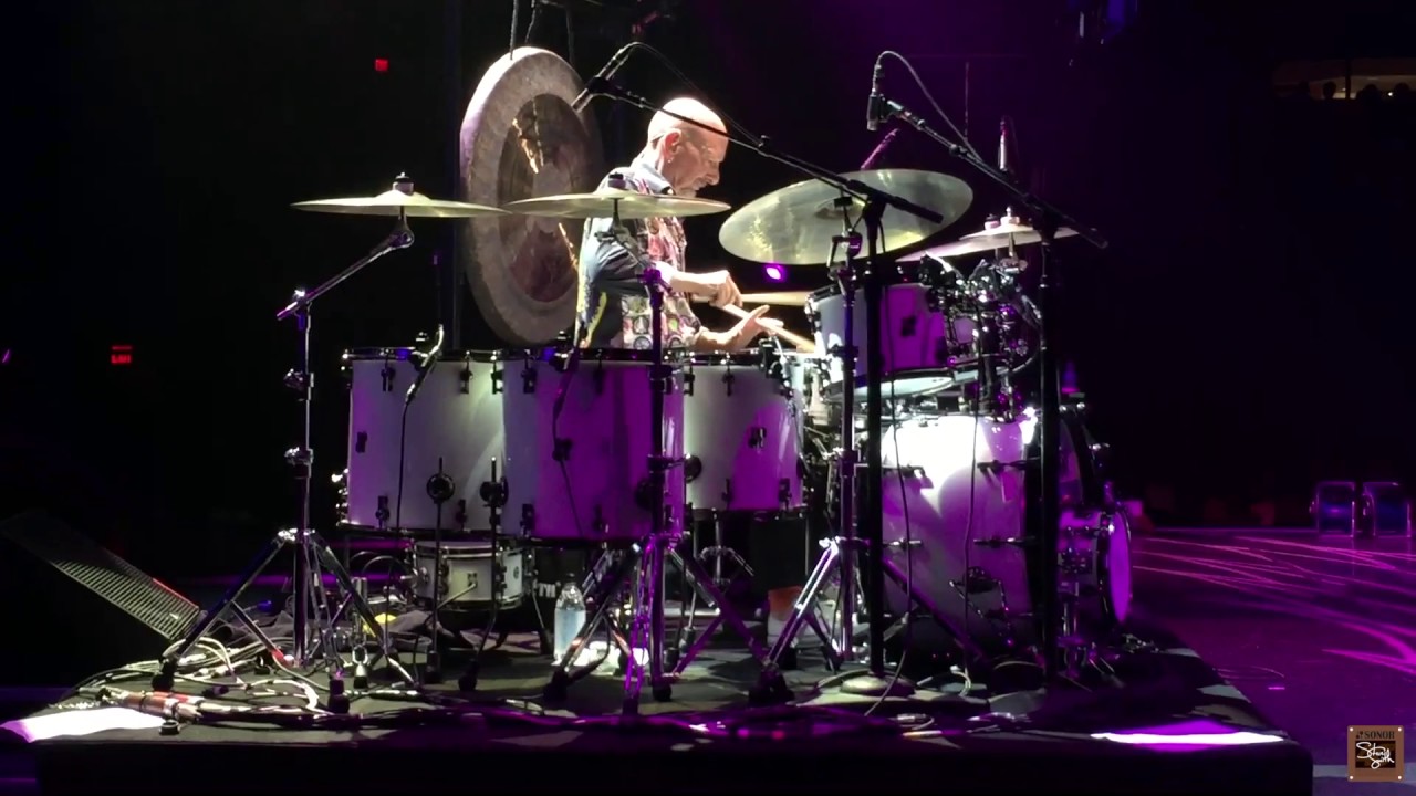 Steve Smith Drum Solo with Journey: Worcester, MA 2017 - YouTube