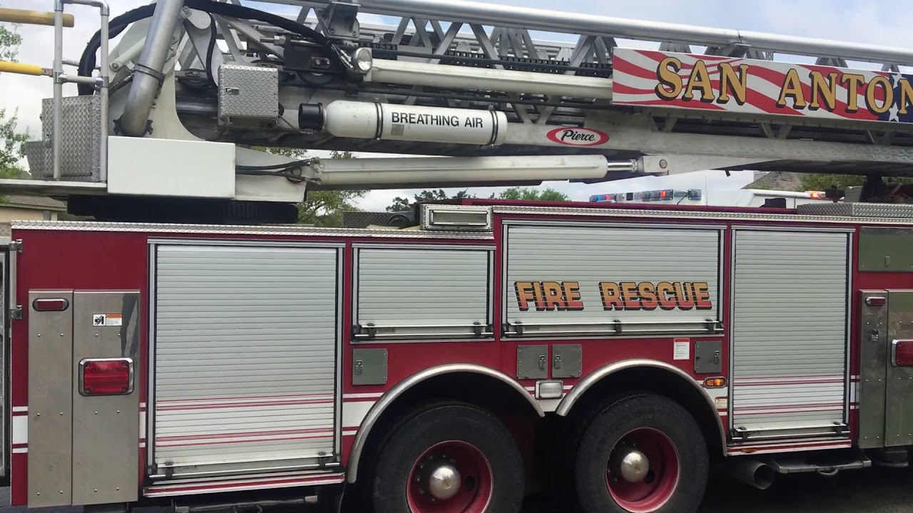 San Antonio Platform 51 leaving a structure fire 3-28-18 - YouTube