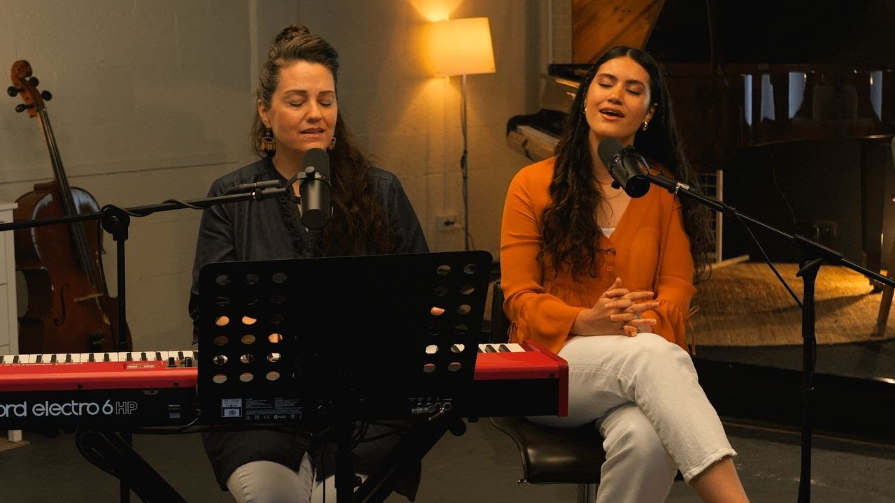 Sheli Myers | ADONAI MELECH | God He Reigns | LIVE | CC For English l ...