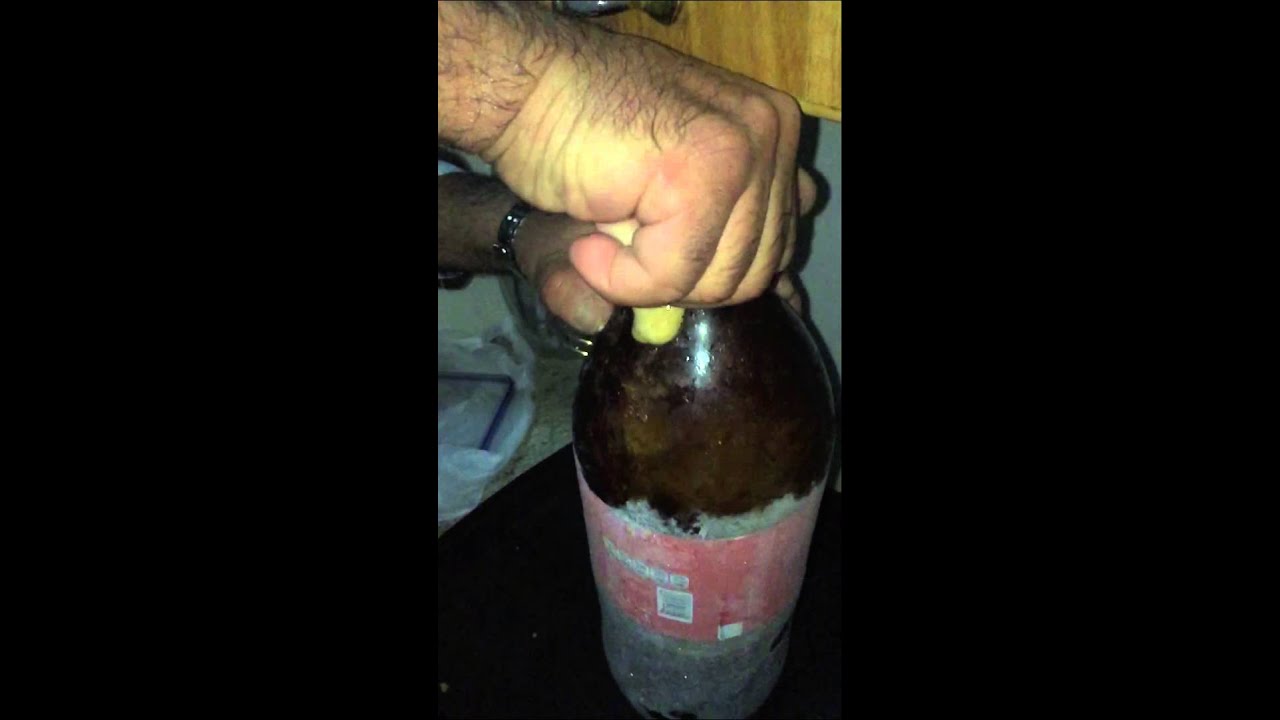 Como abrir una Coca-Cola congelada - YouTube