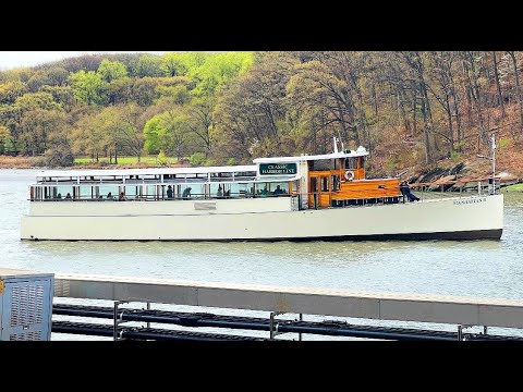 🚢Classic Harbor Line Manhattan II Yacht Cruising the Harlem River🛳️ ...