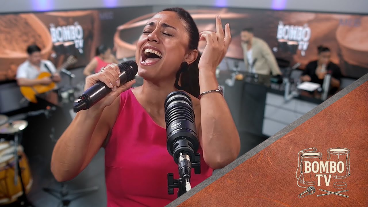 VALERIA LOPEZ VILA EN VOLVERME LOCO | BOMBO TV - YouTube