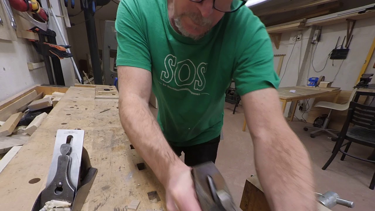 How to handle tearout when hand planing - YouTube