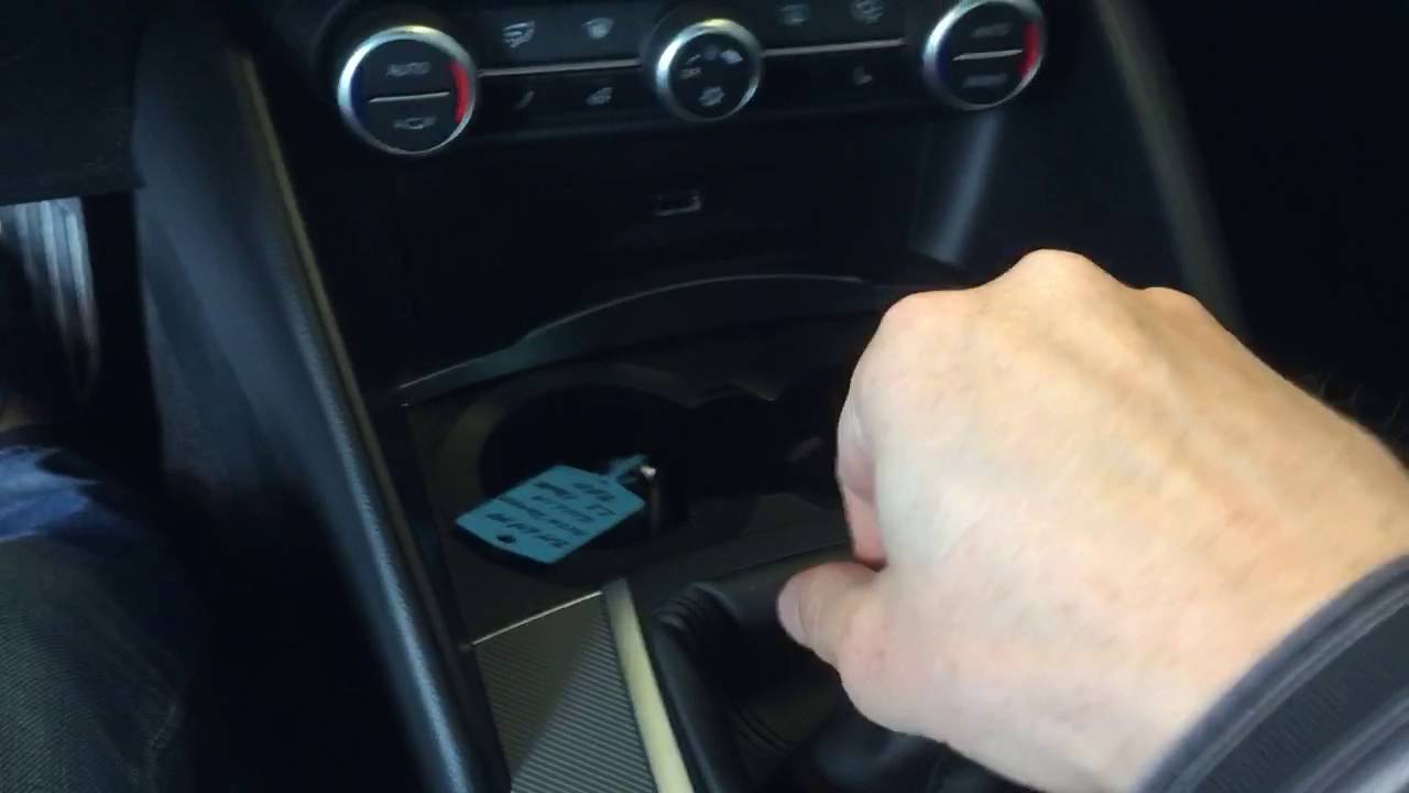 Alfa Giulietta gear lever. - YouTube