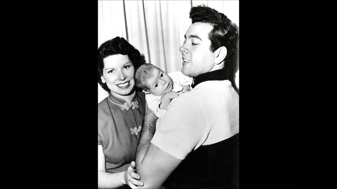 Mario Lanza - Hark! The Herald Angels Sing - YouTube