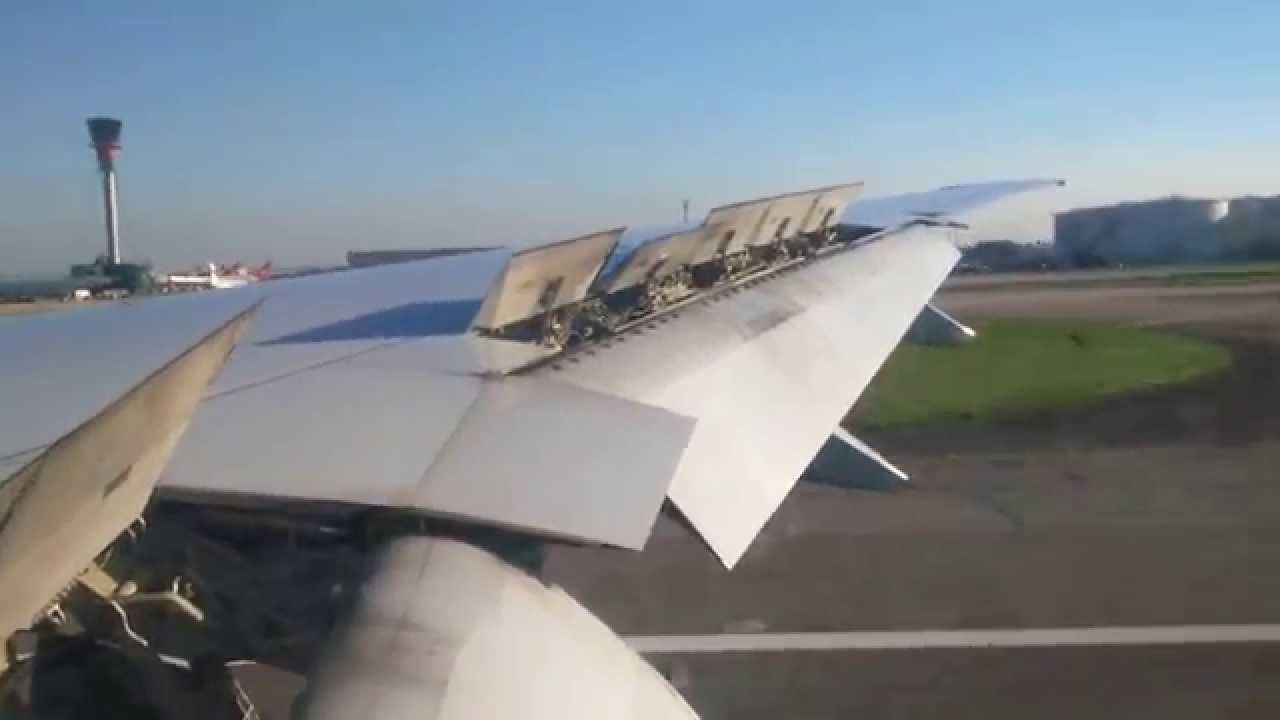 Boeing 777-300er sunset landing at LHR - YouTube