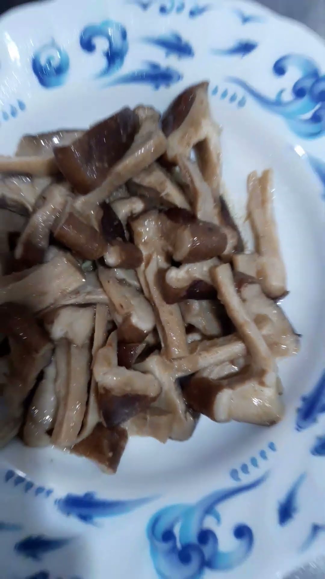 makan mlm buat bosku T daun ubi" terong" chen tan" tumbula" dan tumis ...