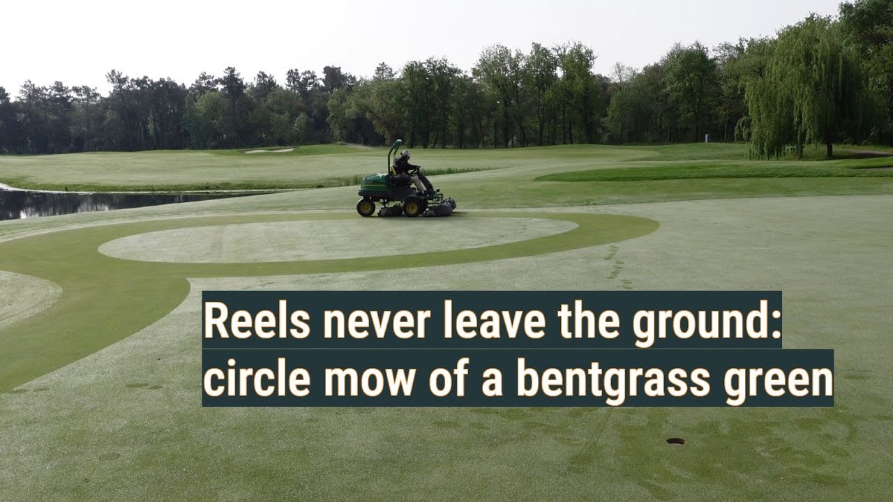 Circle mow of a bentgrass putting green - YouTube