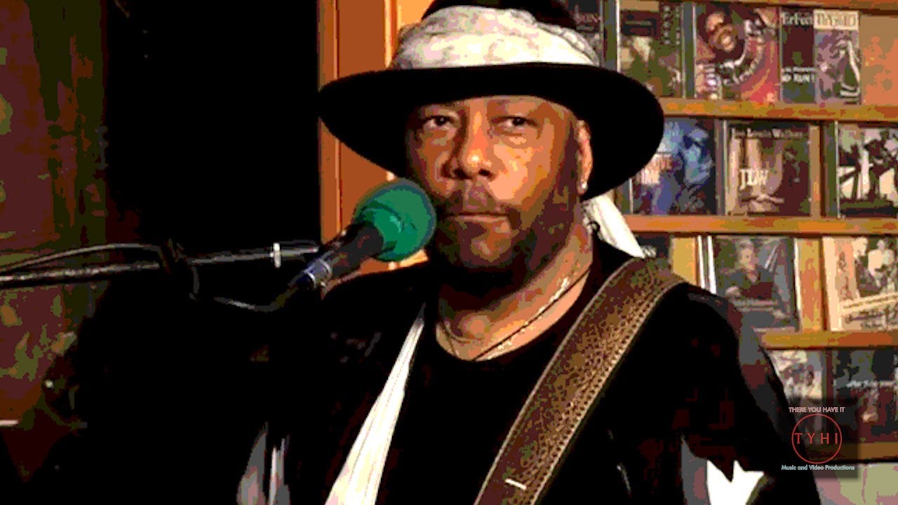 👀Al Smith performs Barry White🎶 - YouTube
