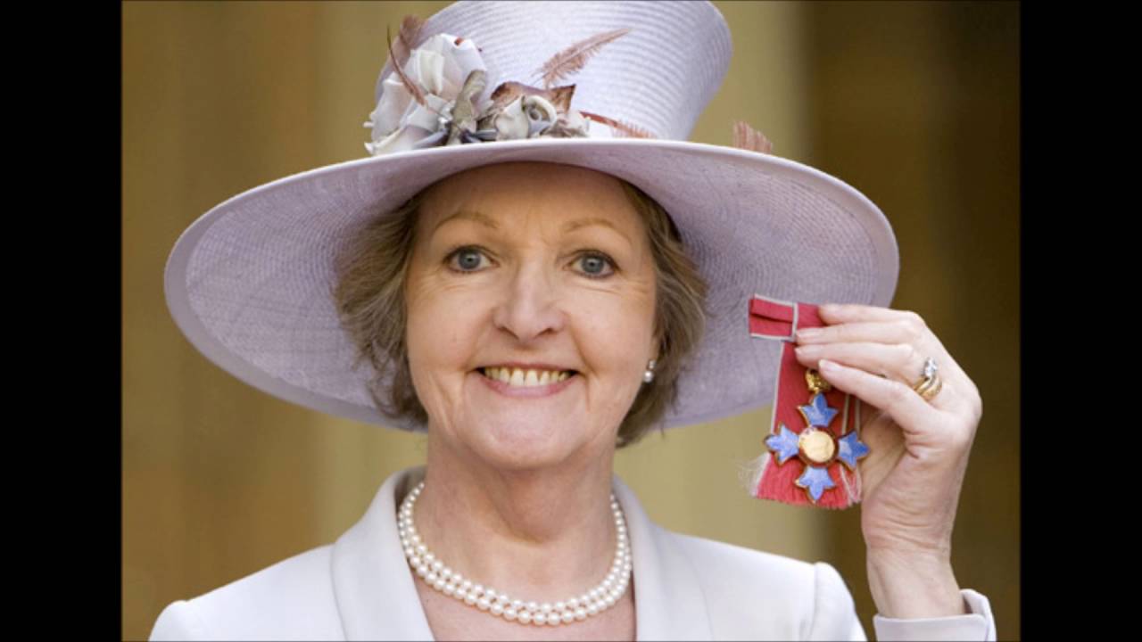 Penelope Keith talks to Michael Hasted - YouTube