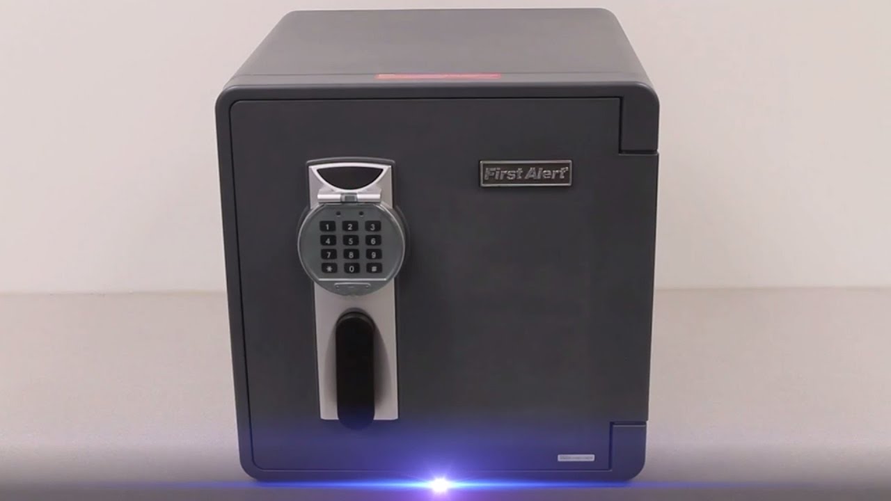 First Alert 2092DF UL Classified Electronic Safe - YouTube