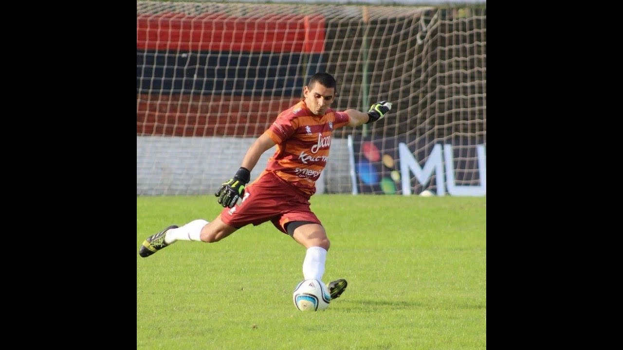 Lucas Cardoso (Arquero Profesional Comunitario) - YouTube