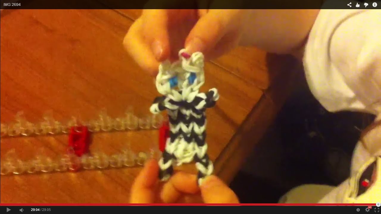 Loom Bands - Panda/Zebra - how to. - YouTube