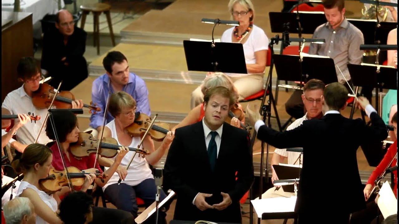 Andrew Staples singing at Musique-Cordiale - YouTube