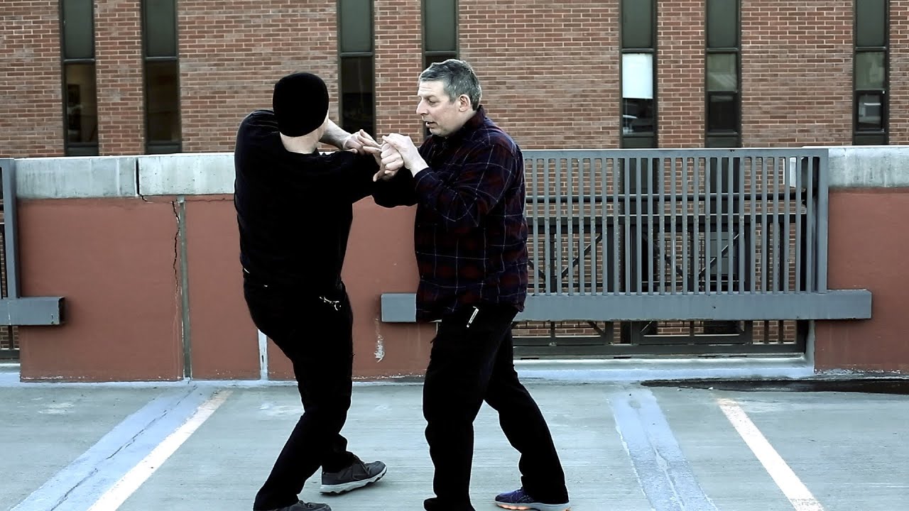 How To Joint Lock In A Real Fight │ Chin Na Techniques - YouTube