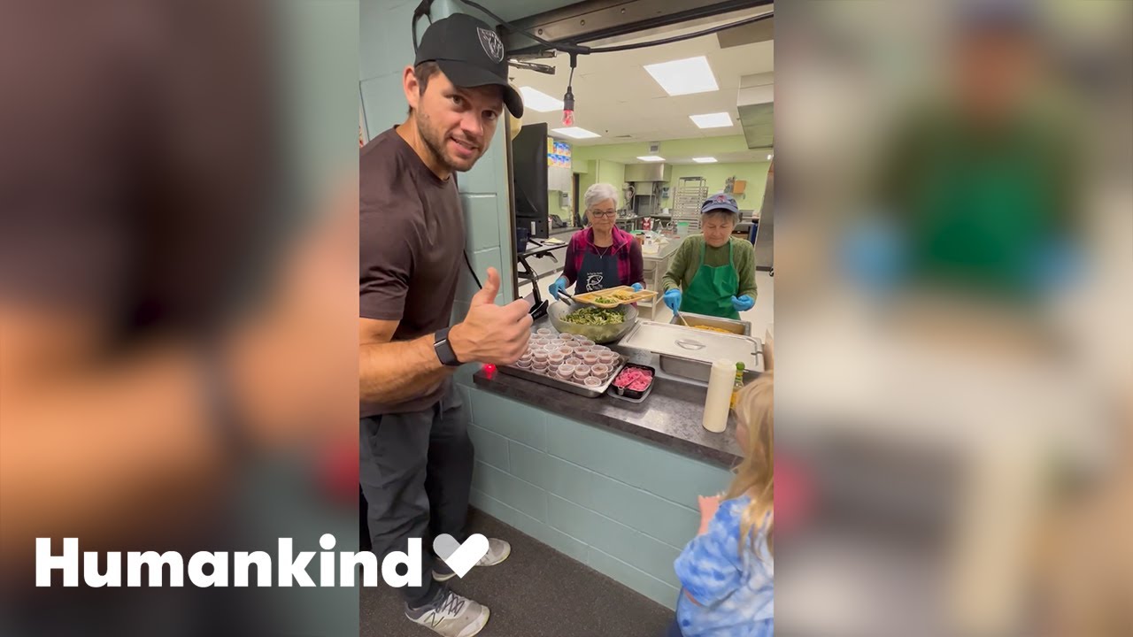Former NFL player becomes cafeteria lunch man | Sportskind - YouTube