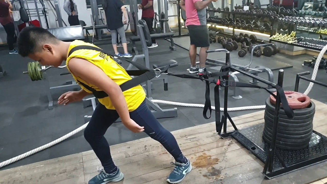 WORLD RECORD - STRONGEST KIDS IN THE WORLD/AERO FITNESS CENTRE - YouTube