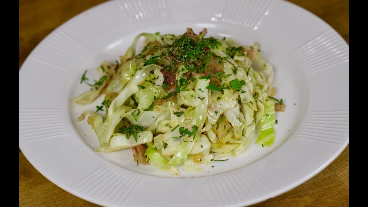 Repollo con Tocino Ahumado / Cabbage with Smoked Bacon - YouTube