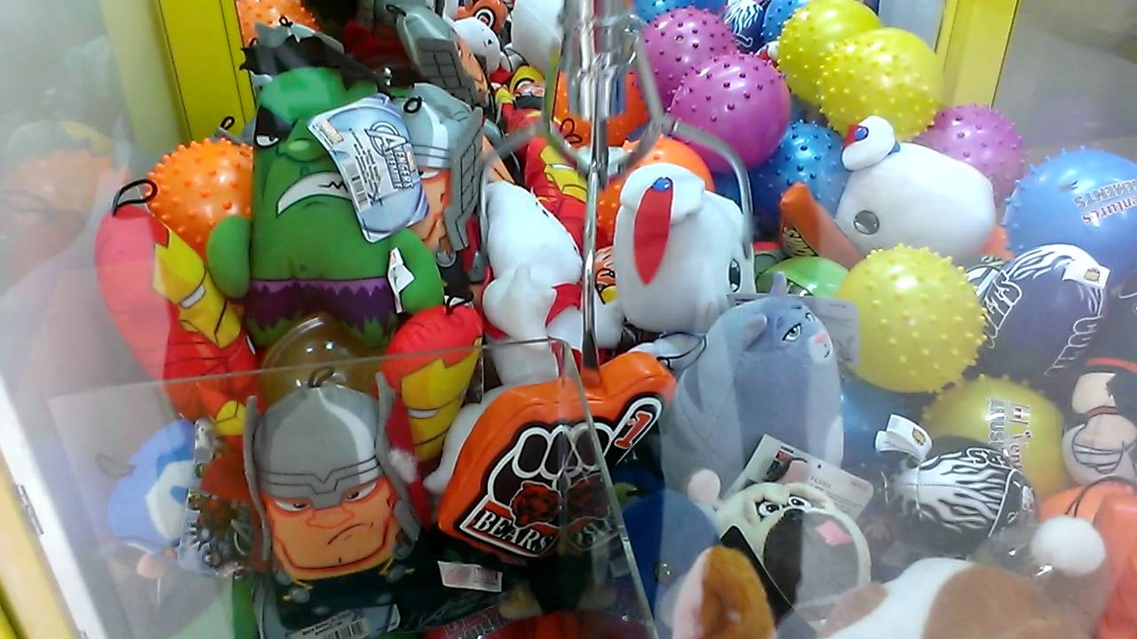 TOY SOY SOLDIER CLAW MACHINE @ MARTINS IGA A SLOW MACHINE - YouTube