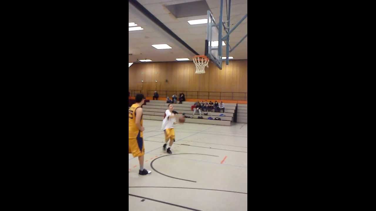 German baller dunking - YouTube