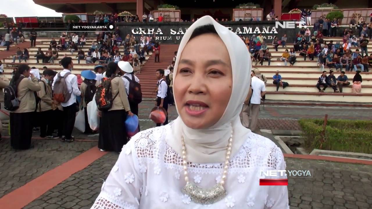 NET YOGYA - Formasi Penutupan PPSMB UGM 2016 - YouTube