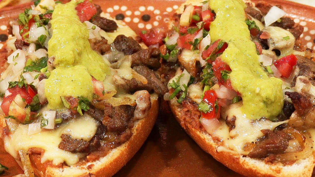 Molletes de bistec - YouTube