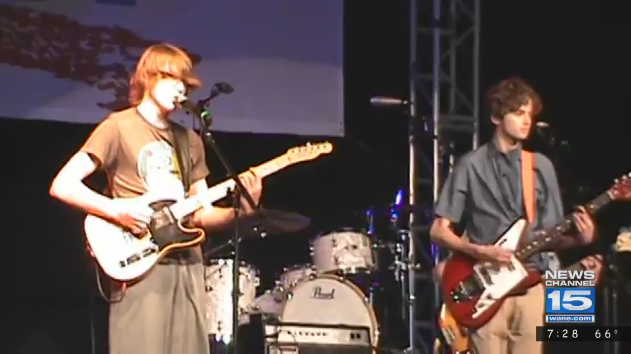 Teen band takes stage at Rock the Plaza - YouTube