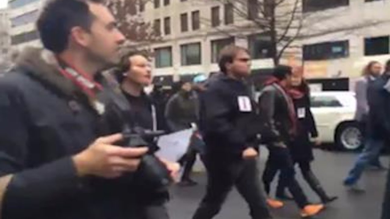 Cop Tells TYT Reporter She's Not A Reporter - YouTube