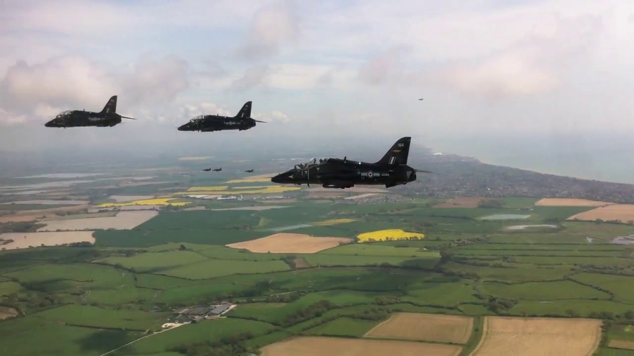 Queen's fly by 2012 RAF Practice and Event - YouTube